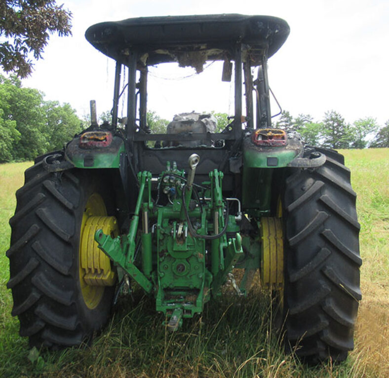 [Auction]: 2022 John Deere 6105E Tractor | est 600 hours miles ...