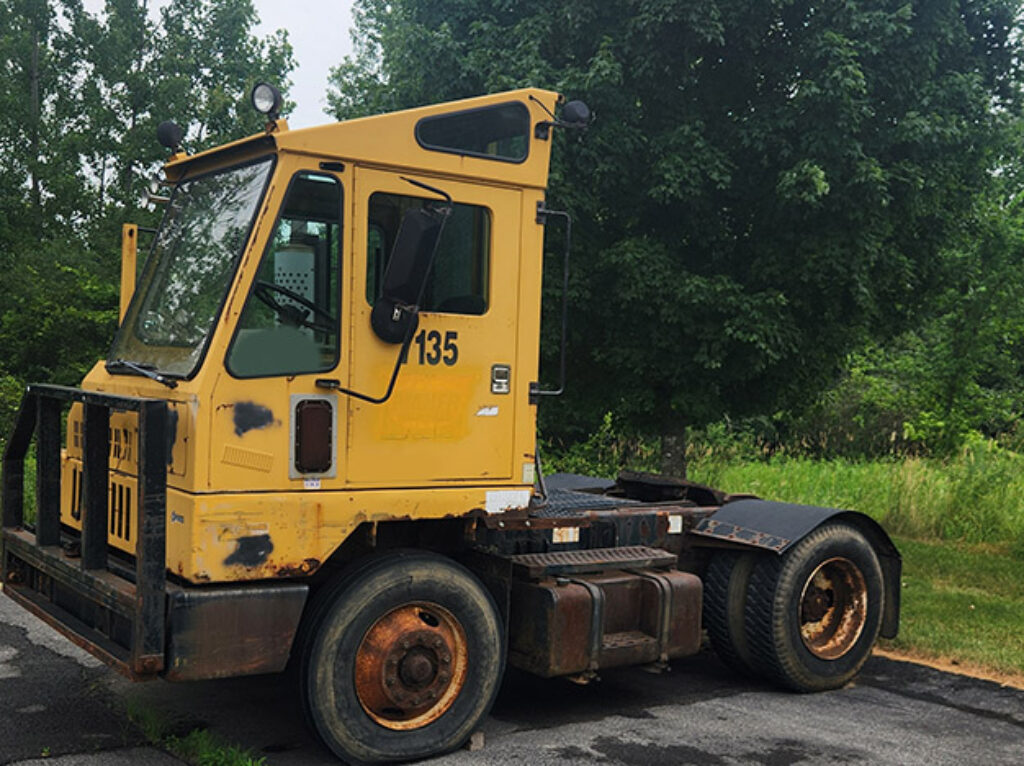 [Auction]: 2000 Ottawa Yard Tractor | VIN: 30099 | used | CAG