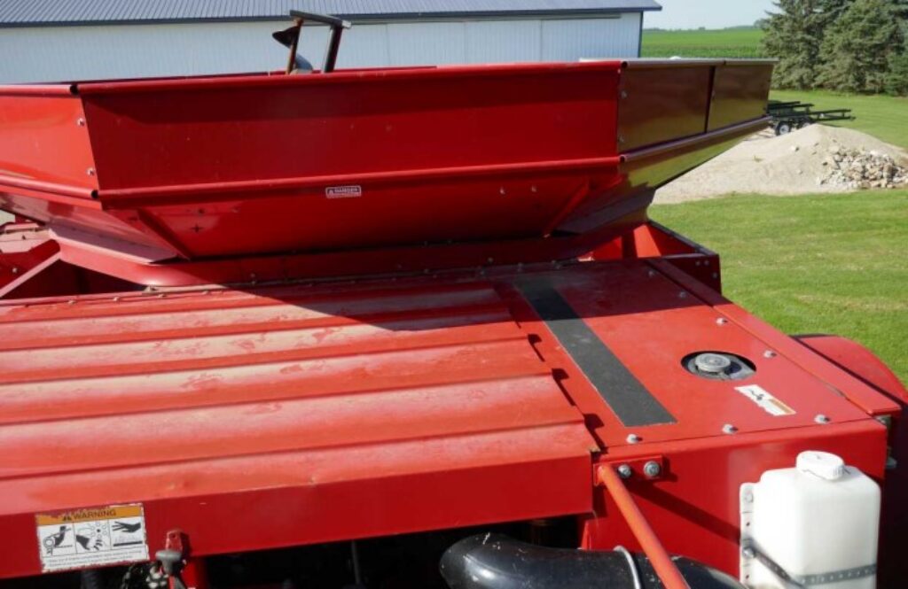 [Auction]: 1988 Massey Ferguson 8780 Combine | Engine hours est 3763 ...