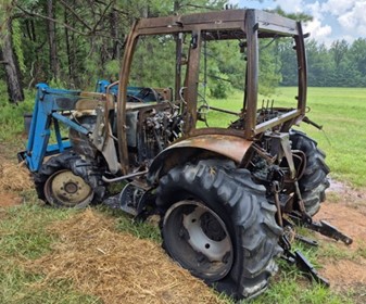 [Auction]: 2018 LS XU6168 Tractor | est. 2,500 hours miles | damaged | CAG