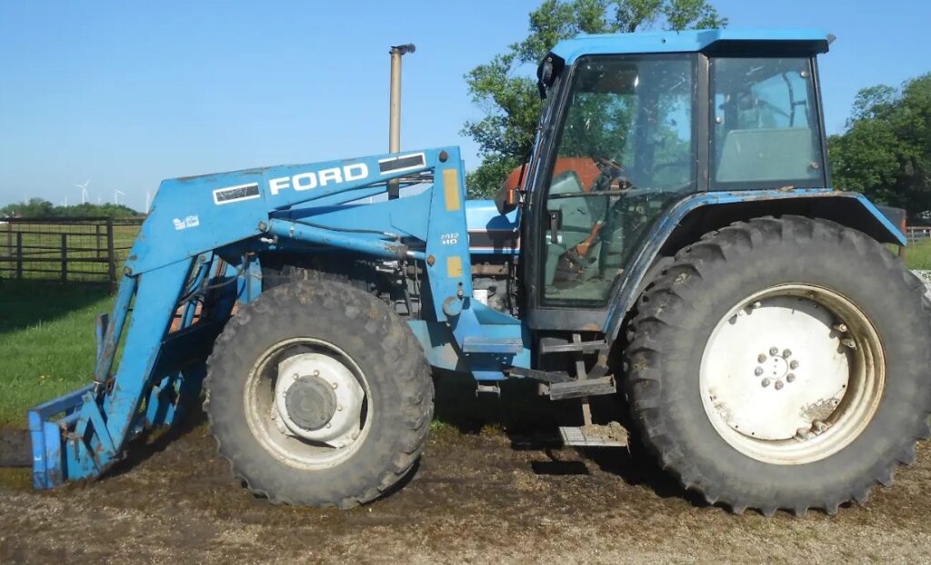 [Auction]: Ford 8240 Tractor | Missouri | damaged | CAG