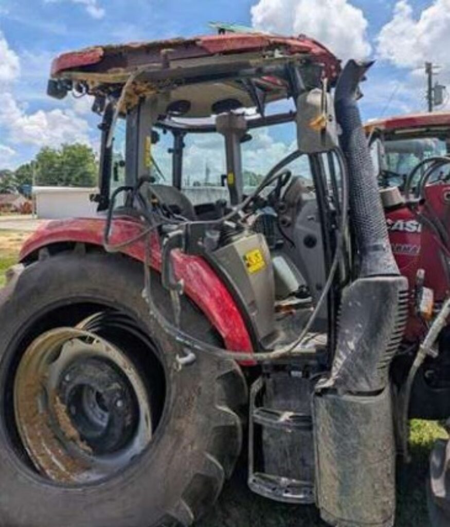 [Auction]: 2023 Case IH Farmall 110C Tractor | est. 326 hours miles | damaged | CAG