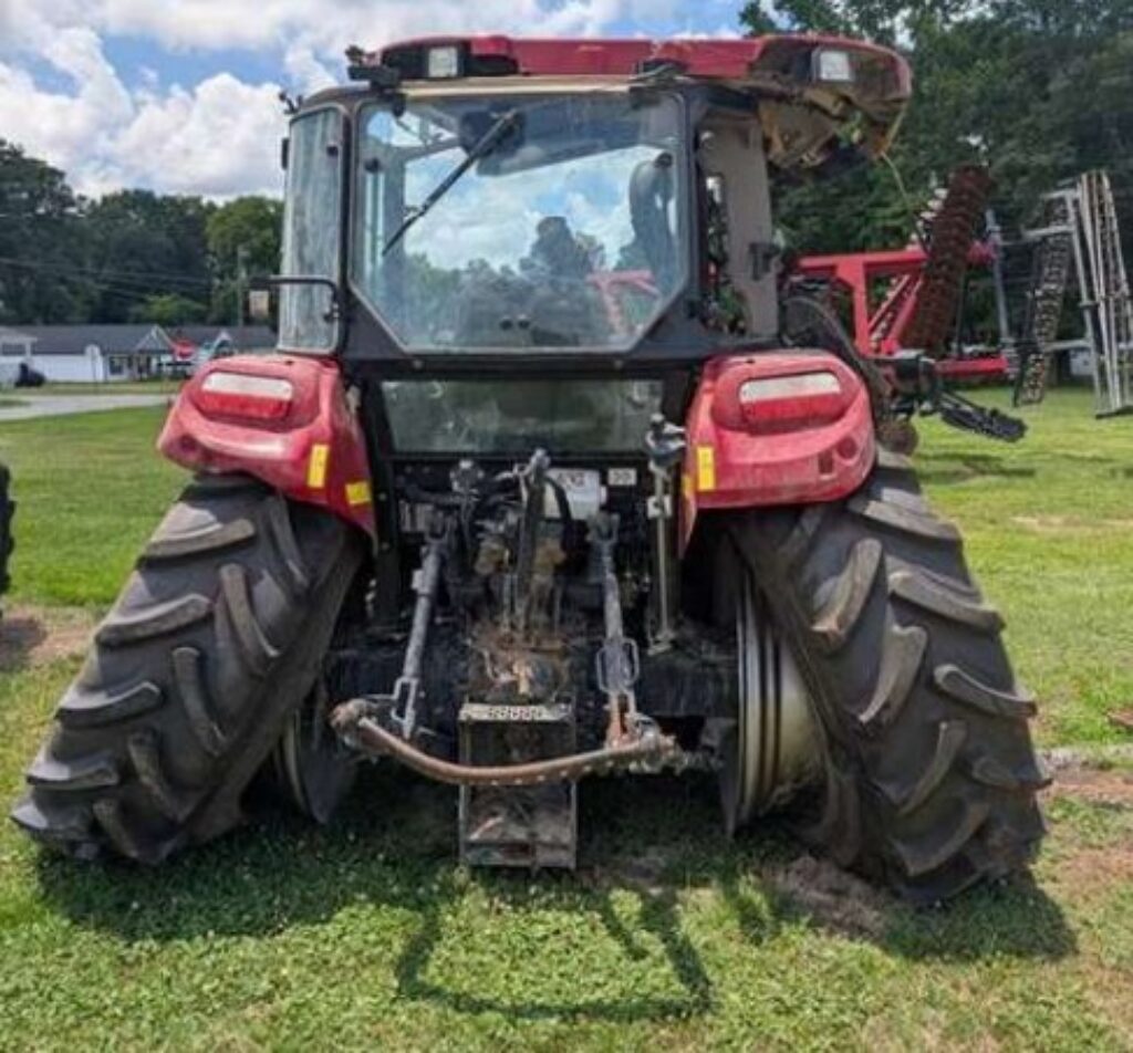 [Auction]: 2023 Case IH Farmall 110C Tractor | est. 326 hours miles | damaged | CAG