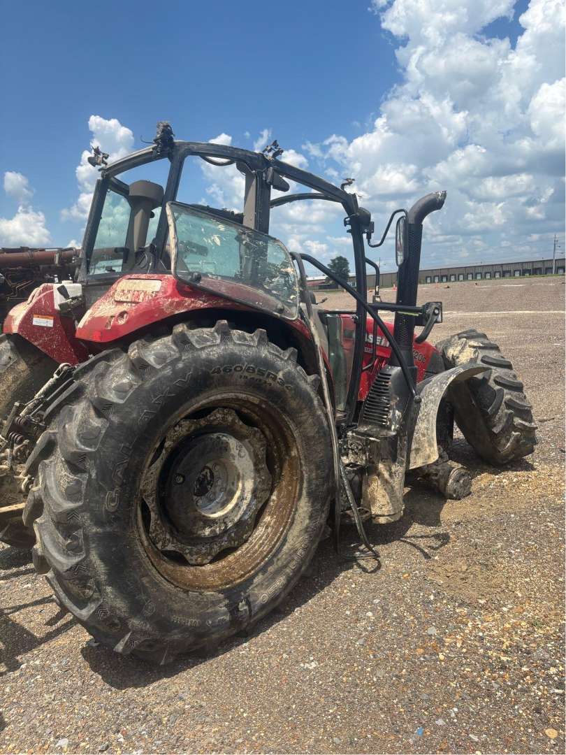[Auction]: 2017 Case IH Farmall 120C Tractor | est. 1,117 hours miles ...