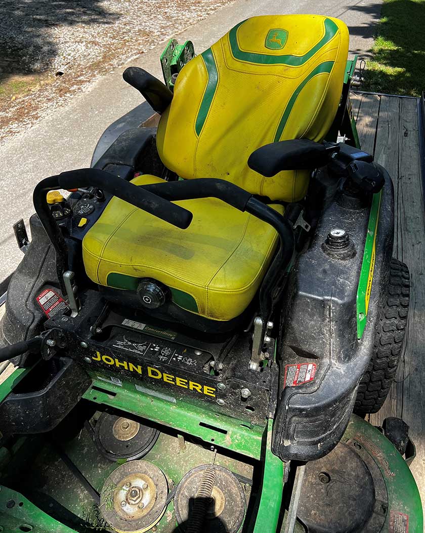 [Auction]: 2025 John Deere Z960M Zero Turn Mower | est. 260 hours miles ...