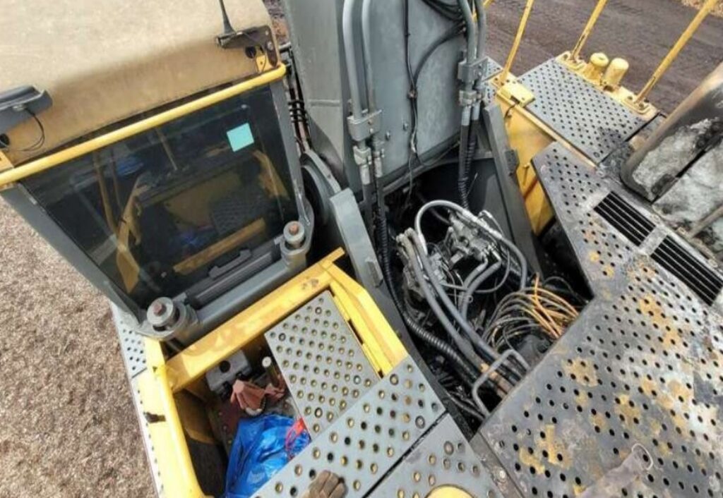[Auction]: 2013 Volvo EC700CL Excavator | est. 18,000 hours miles ...