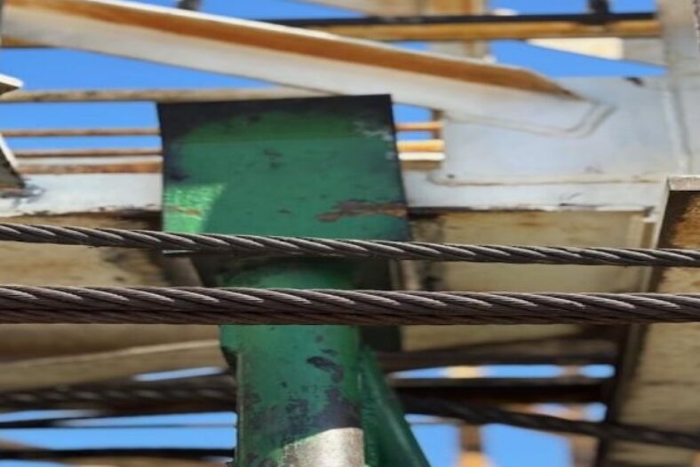 [Auction]: 1982 Hopper Workover Rig | VIN: GXXTA1049 | damaged | CAG