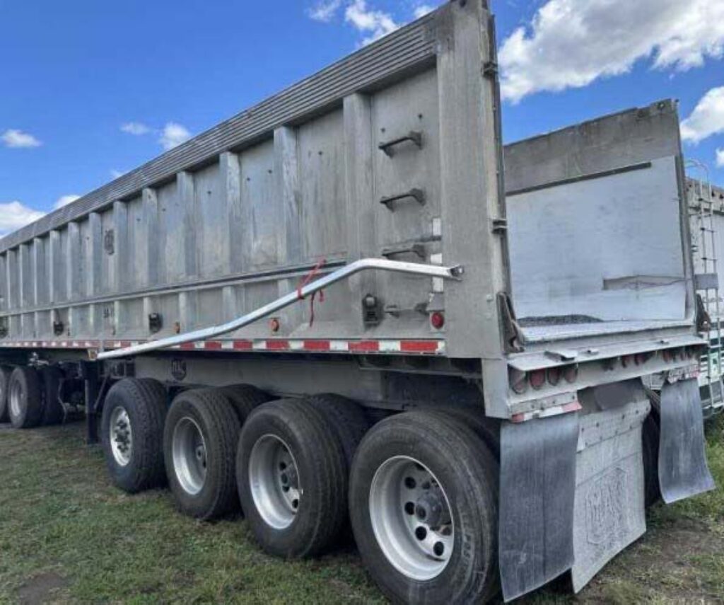 [Auction]: 2000 Mac End Dump | VIN: 5MADA3634YC003679 | damaged | CAG