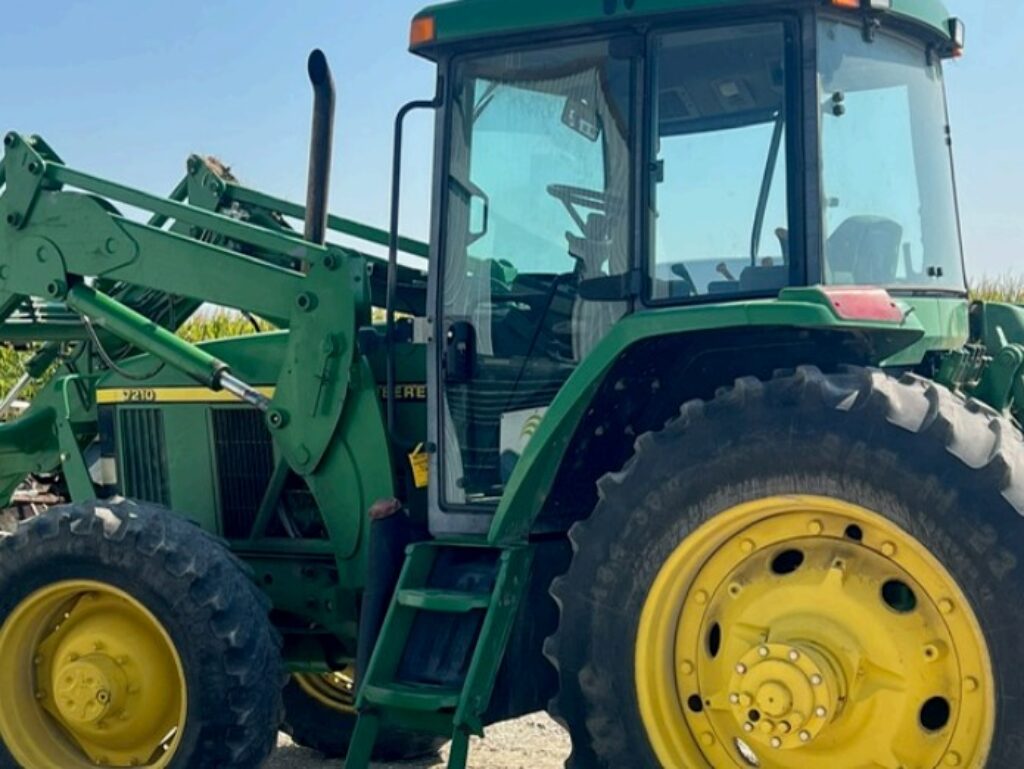 [Auction]: 2002 John Deere 7210 Tractor | est. 4,356 hours miles ...