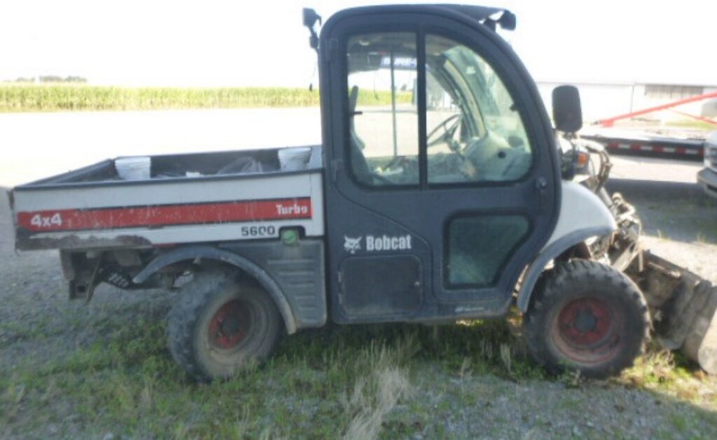 [Auction]: 2005 Bobcat 5600 Toolcat | est 2827 hours miles | damaged | CAG