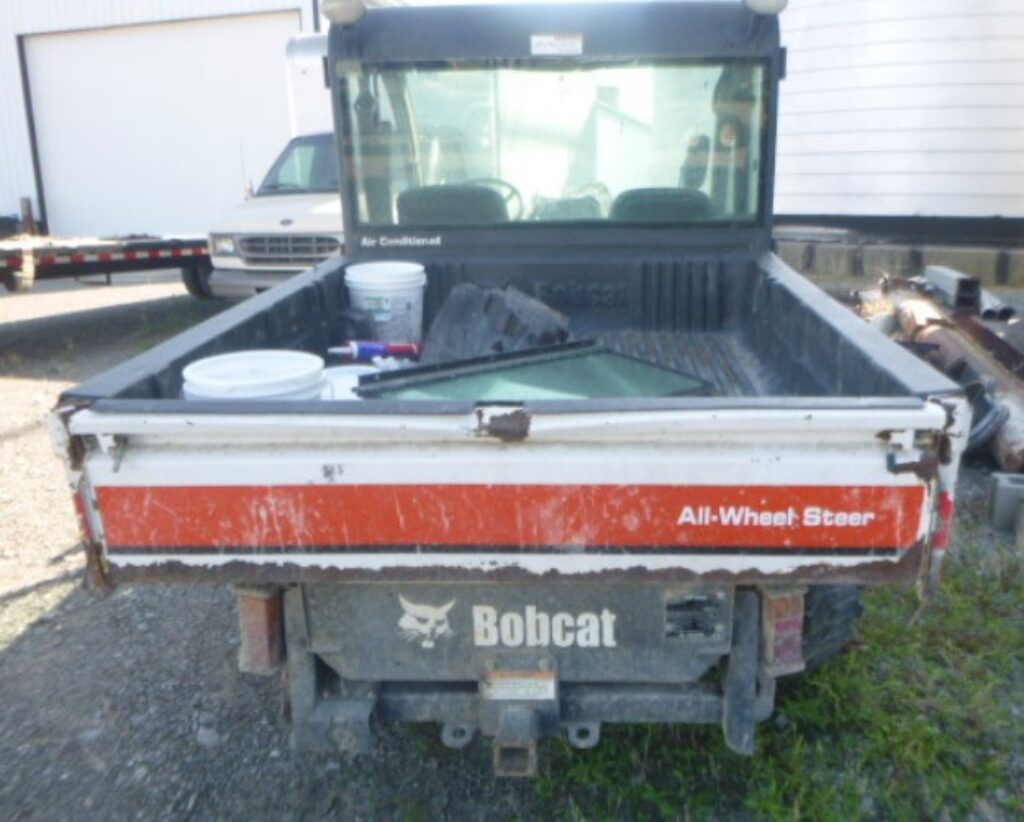 [Auction]: 2005 Bobcat 5600 Toolcat | est 2827 hours miles | damaged | CAG