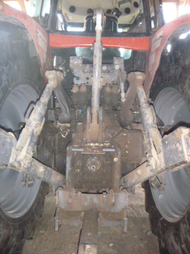 [Auction]: 2009 Agco RT155A Tractor | Est 6,000 hours miles | damaged | CAG