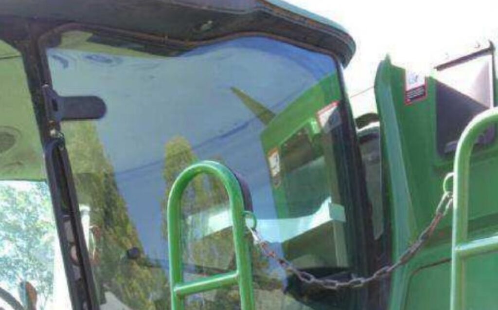 [Auction]: 2012 John Deere s680 Combine | Engine Hours: est. 2,529 ...