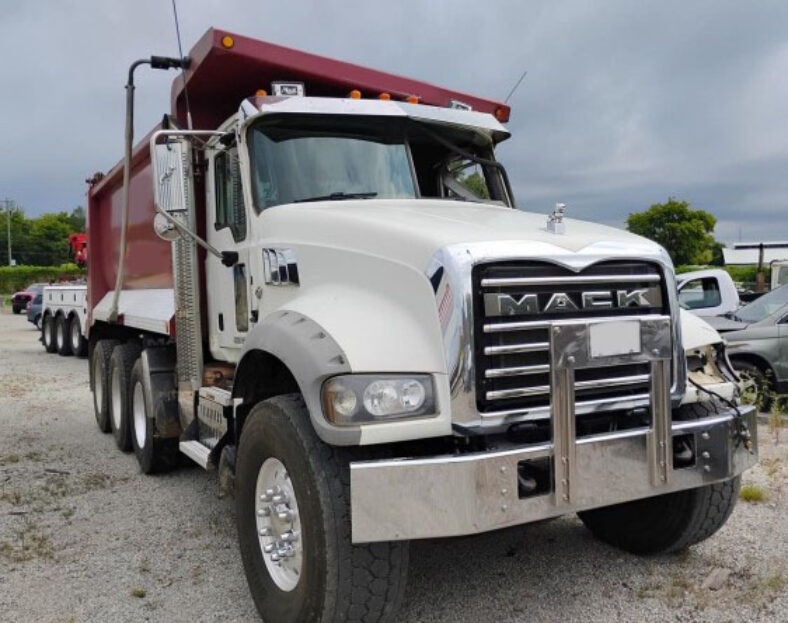 [Auction]: 2015 Mack Granite | VIN: 1M2AX99C5FM025258 | damaged | CAG