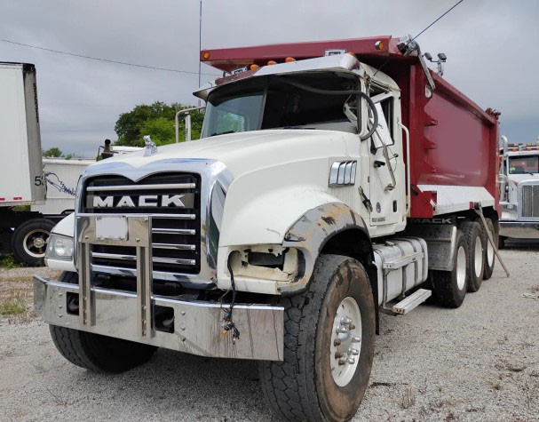 [Auction]: 2015 Mack Granite | VIN: 1M2AX99C5FM025258 | damaged | CAG