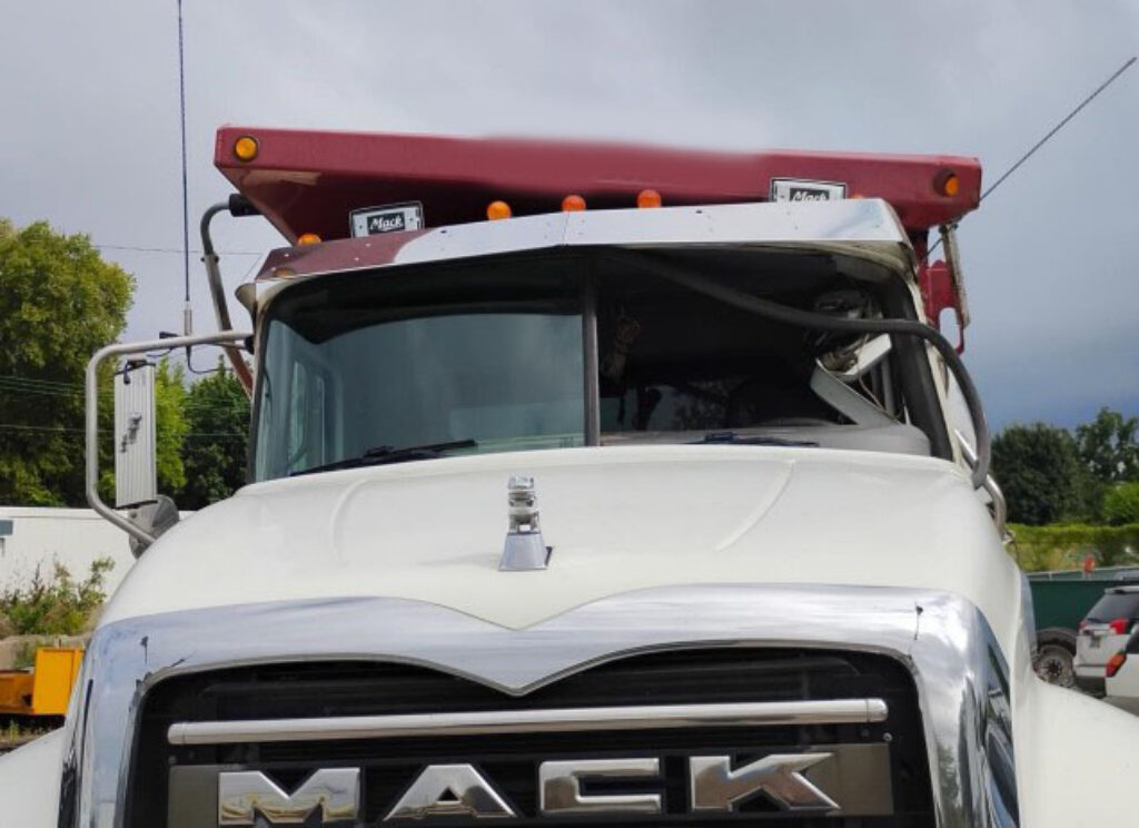 [Auction]: 2015 Mack Granite | VIN: 1M2AX99C5FM025258 | damaged | CAG