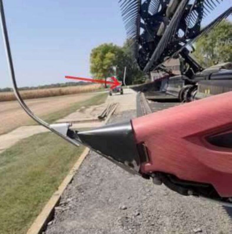 [Auction]: 2017 MacDon FD75 Header-40’ | Indiana | damaged | CAG