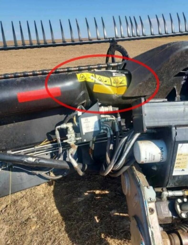 [Auction]: 2018 MacDon FD140 Flexdraper Header | Montana | damaged | CAG