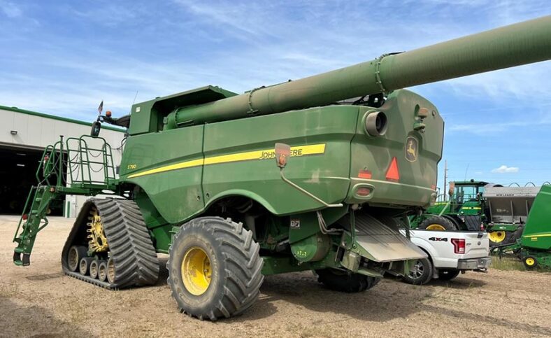 [Auction]: 2019 John Deere S790 Combine | Engine hours: est 2200 ...