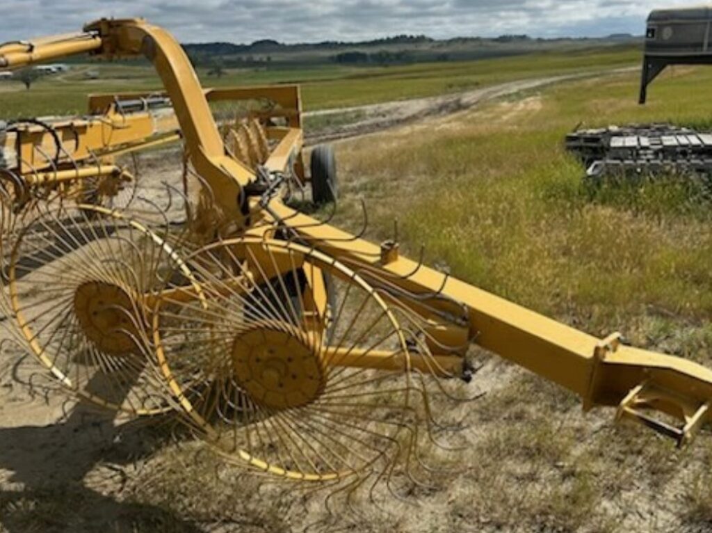 [Auction]: 2019 Vermeer VM1428 Wheel Rake | Montana | damaged | CAG
