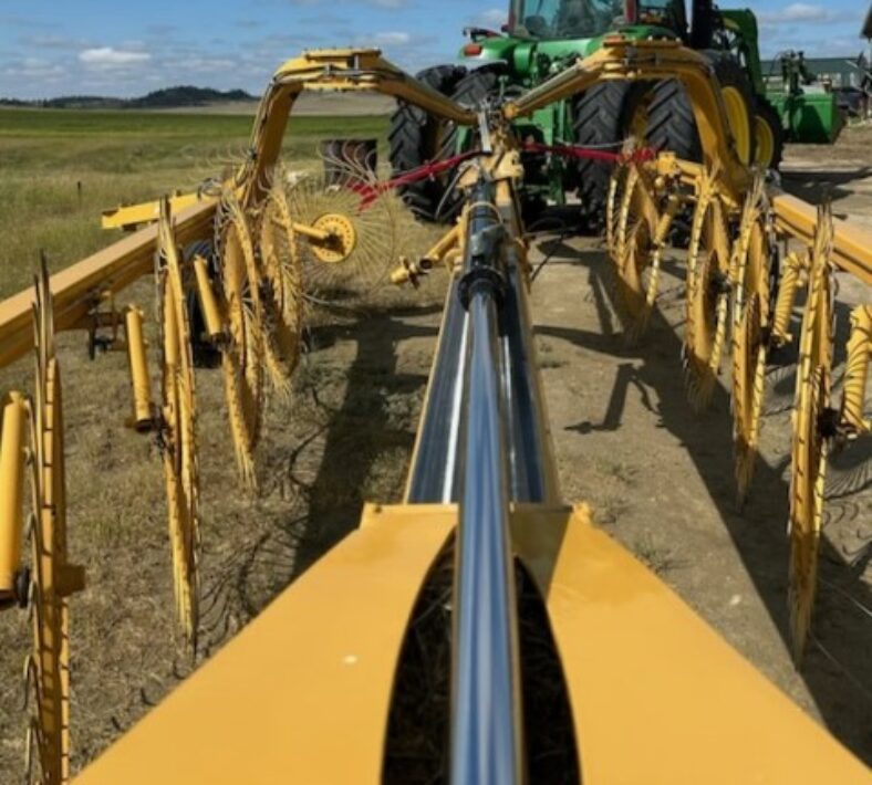 [Auction]: 2019 Vermeer VM1428 Wheel Rake | Montana | damaged | CAG