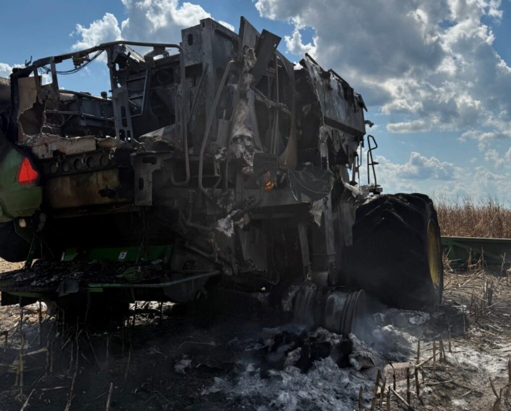 [Auction]: 2023 John Deere S790 Combine | Est 500 engine hours; Est 400 ...