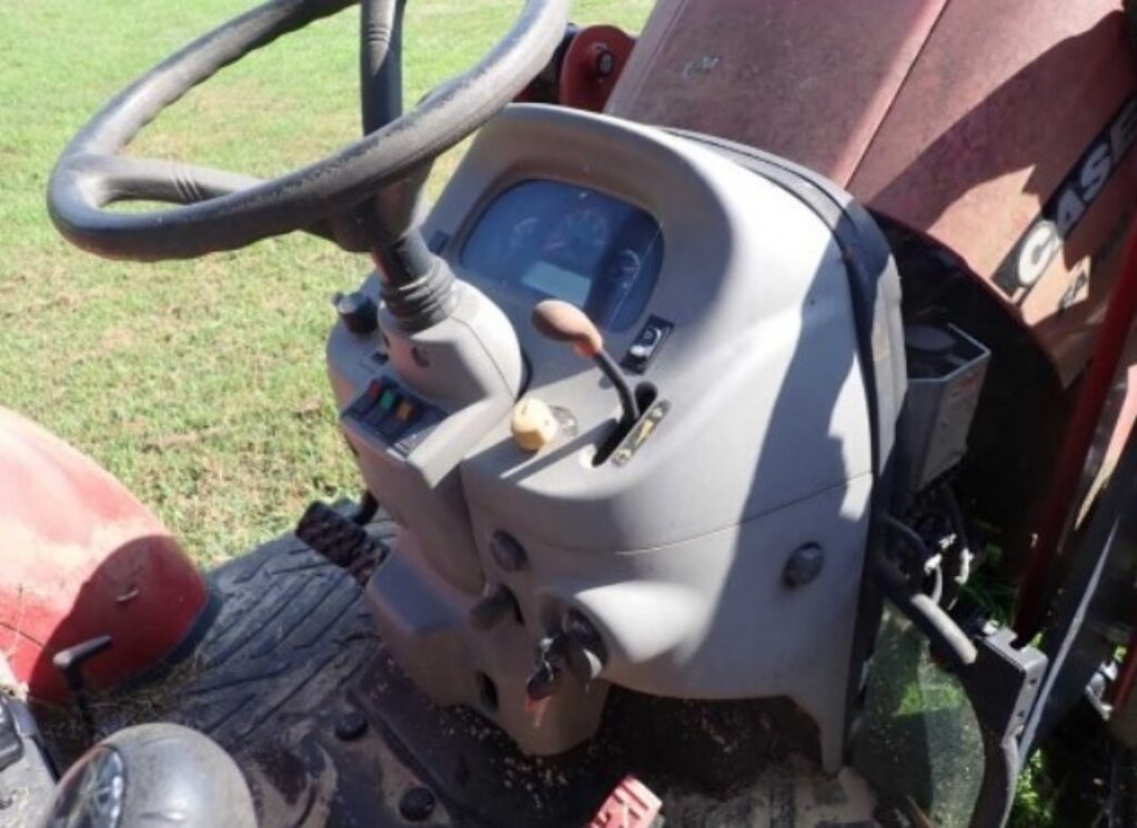 [Auction]: Case IH Farmall 30C Tractor | Missouri | damaged | CAG