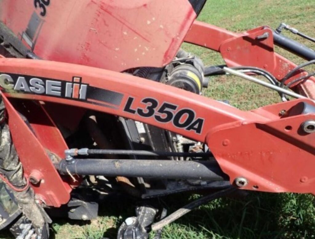 [Auction]: Case IH Farmall 30C Tractor | Missouri | damaged | CAG