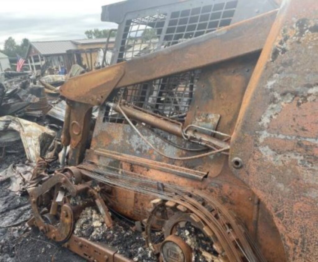 [Auction]: 2001 Case 70XT Compact Track Loader | Indiana | damaged | CAG