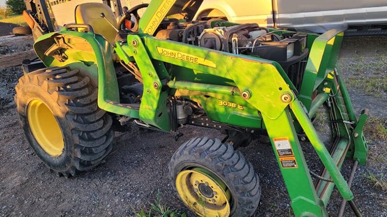 [Auction]: 2014 John Deere 3038E Tractor | est 600 hours miles ...