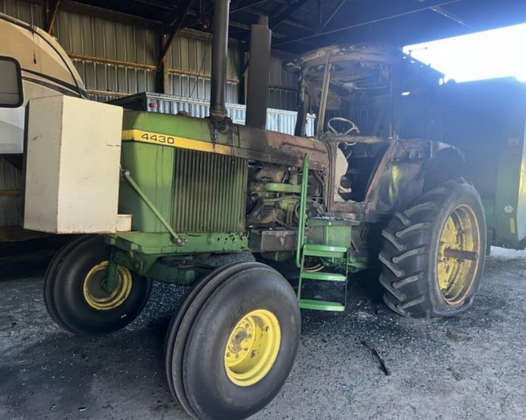[Auction]: John Deere 4430 Tractor | South Dakota | damaged | CAG