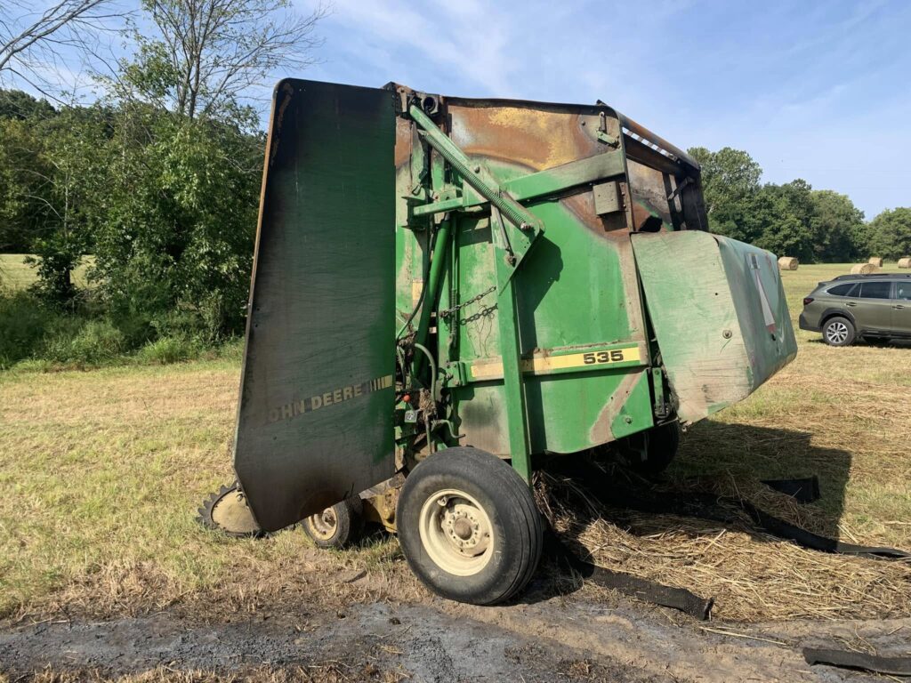 [Auction]: John Deere 535 Baler | Missouri | damaged | CAG