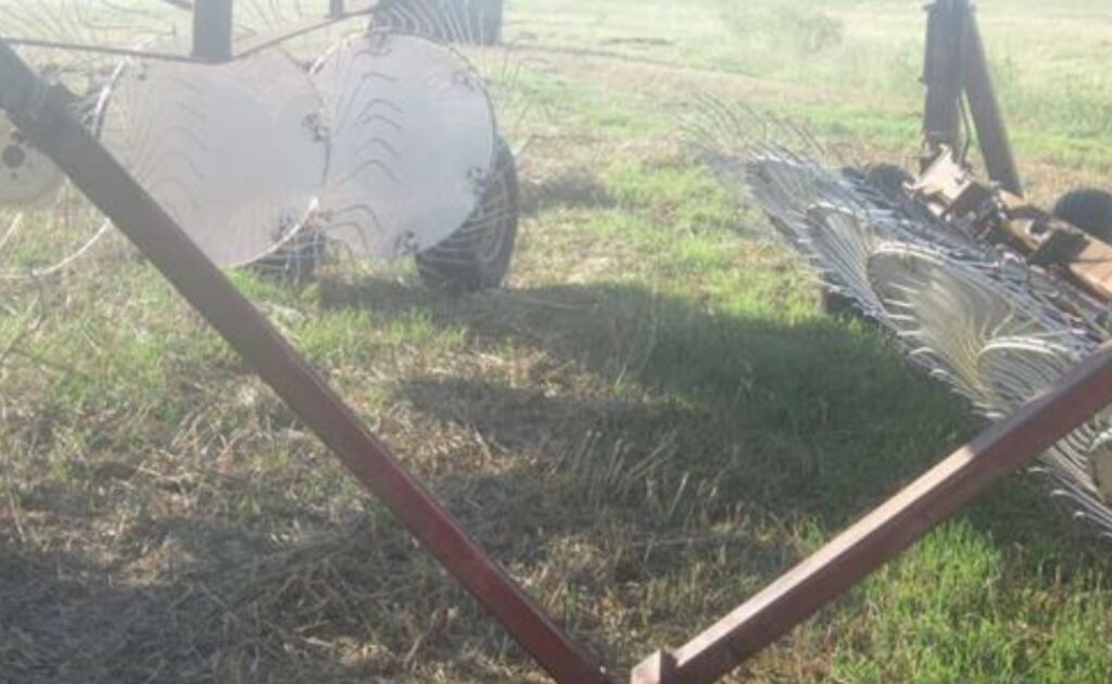 [Auction]: Rowse WR20 Hay Rake | Kansas | damaged | CAG