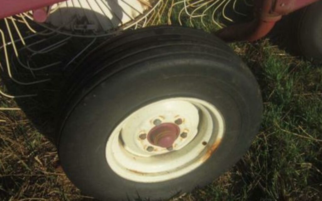 [Auction]: Rowse WR20 Hay Rake | Kansas | damaged | CAG