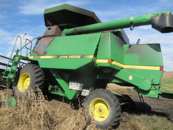 [Auction]: 1992 John Deere 9400 Combine and Header | Iowa | damaged | CAG