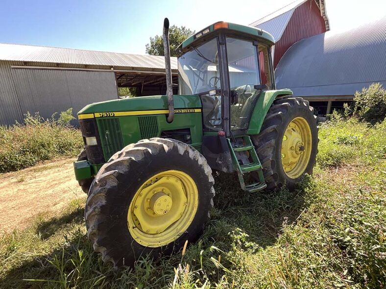 [Auction]: 2001 John Deere 7510 Tractor | est. 5,976 hours miles ...