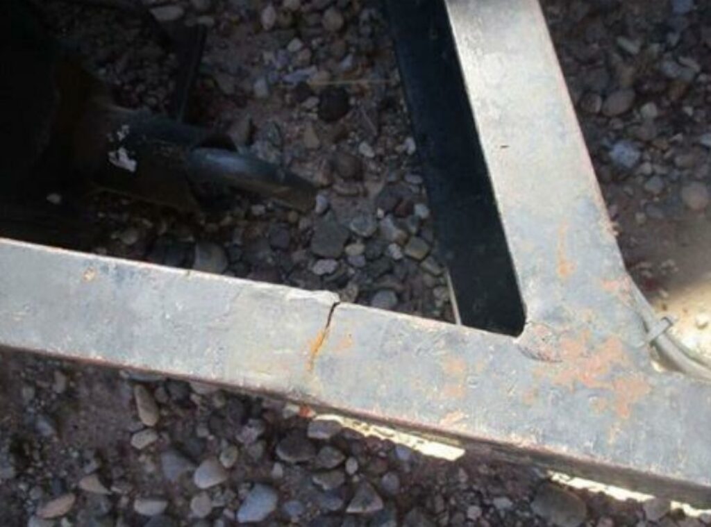 [Auction]: 2007 Felling Dump Trailer | VIN: 5FTDH122371028402 | damaged ...