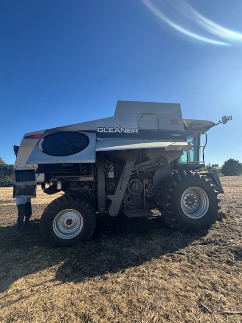 [Auction]: 2008 Gleaner R65 Combine | Illinois | damaged | CAG