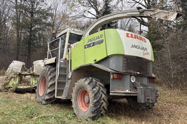 [Auction]: 2010 Claas Jaguar 870 Chopper | est. 2,800 cutter hours ...