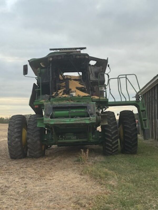 [Auction]: 2011 John Deere 9770 STS Combine | Engine Hours: est. 3,200 ...