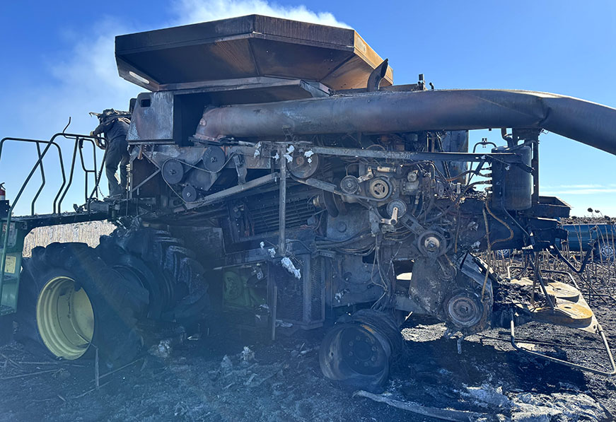 [Auction]: 2011 John Deere 9870 STS Combine | North Dakota | damaged | CAG