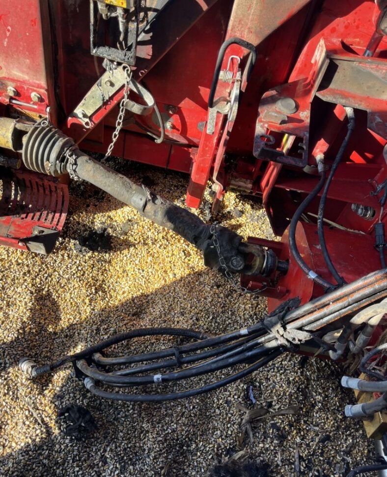 [Auction]: 2012 CASE IH 7130 Combine | Engine hours: est 2000 ...