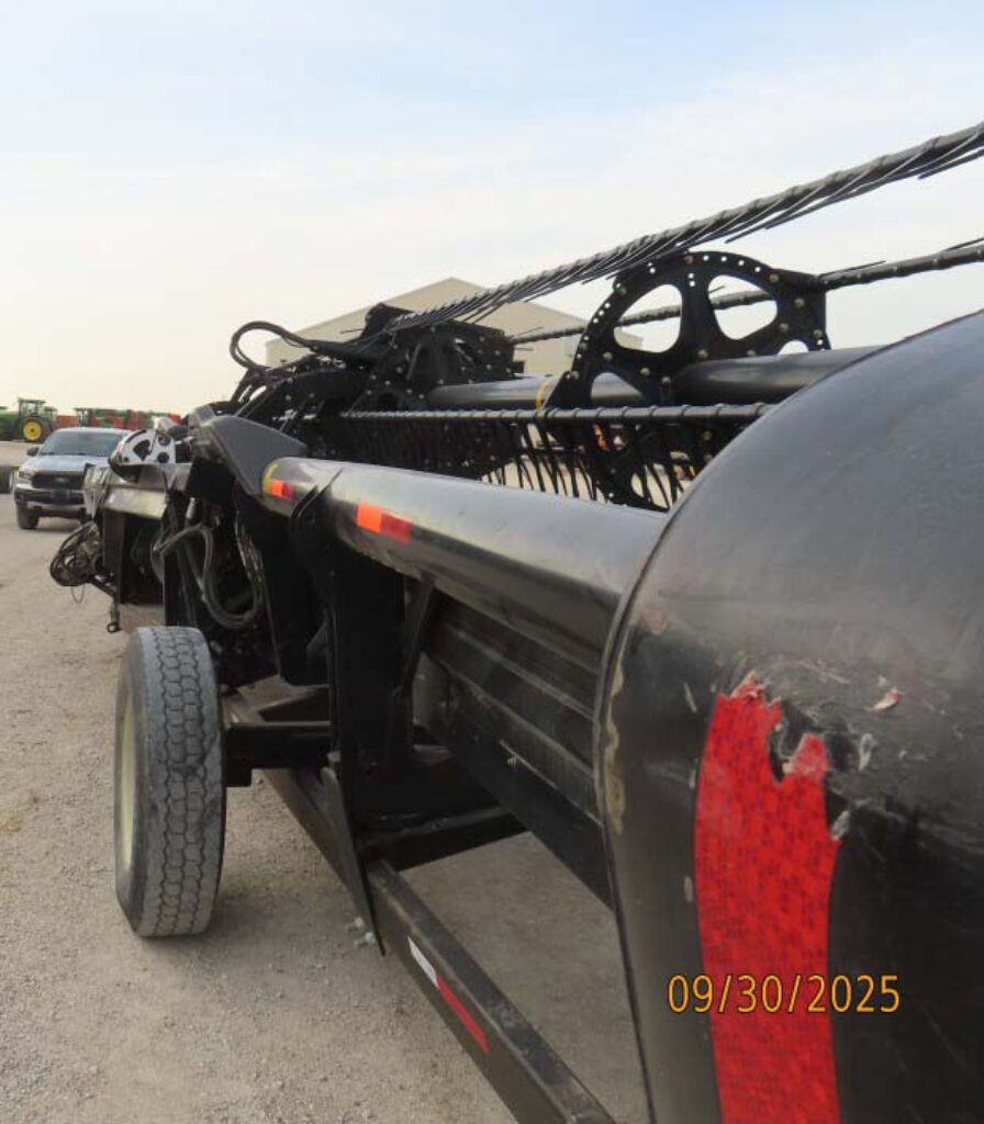 [Auction]: 2012 MacDon FD70 Header – 40’ | Iowa | damaged | CAG