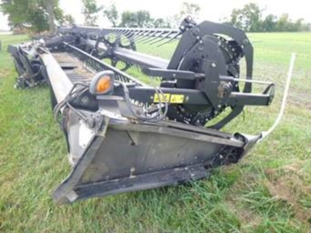 [Auction]: 2015 MacDon FD75-S Flexdraper Header | Indiana | damaged | CAG
