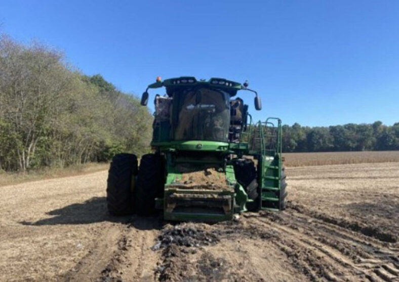 [Auction]: 2016 John Deere s680 Combine | Engine Hours: est. 2,335 ...