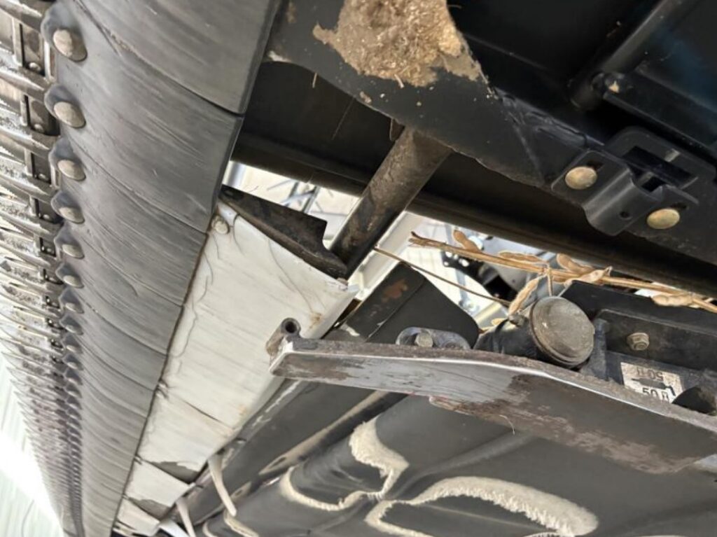 [Auction]: 2016 MacDon FD75 Flexdraper Header | Nebraska | damaged | CAG