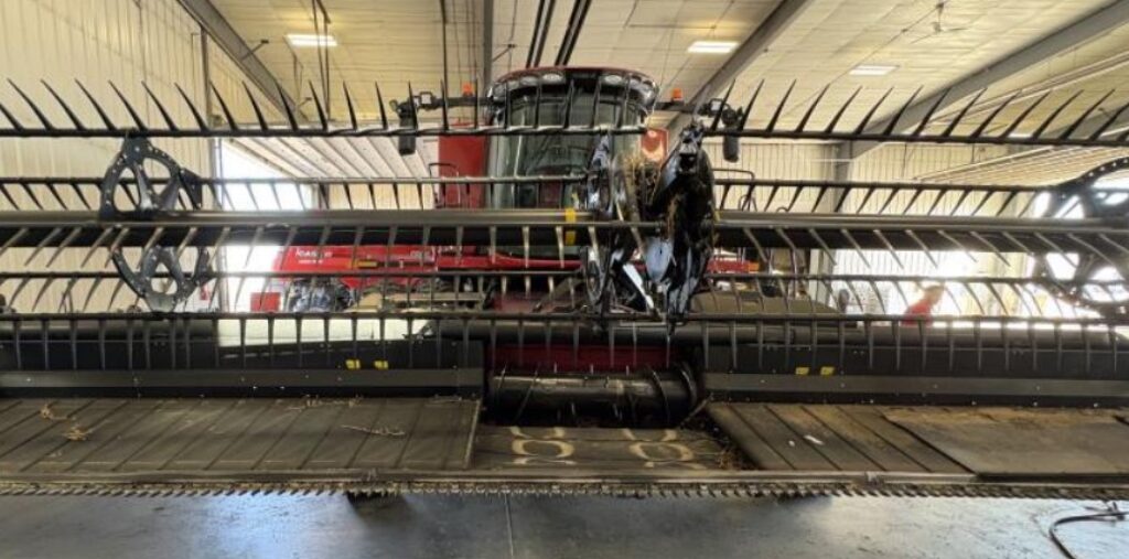 [Auction]: 2016 MacDon FD75 Flexdraper Header | Nebraska | damaged | CAG