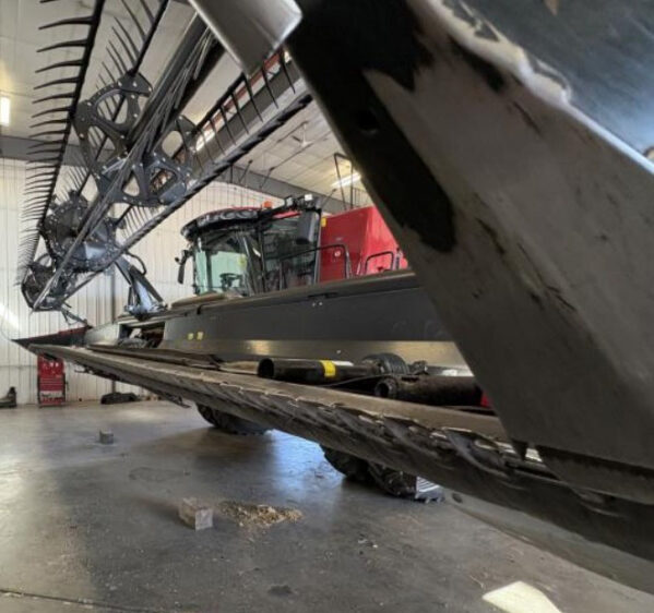 [Auction]: 2016 MacDon FD75 Flexdraper Header | Nebraska | damaged | CAG