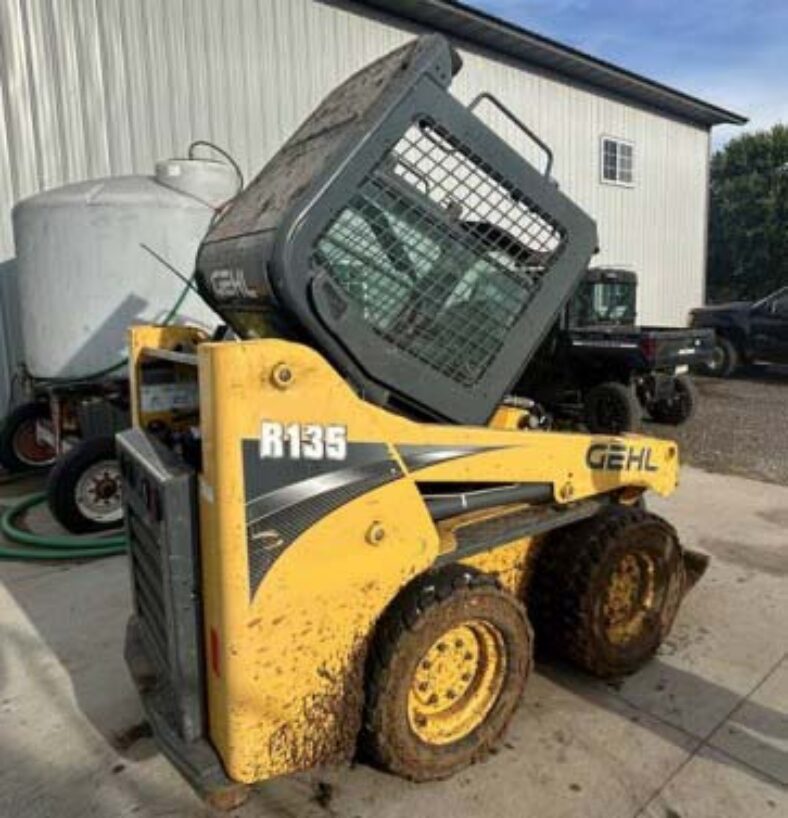 [Auction]: 2018 Gehl R135 Skid Steer | est. 4,000 hours miles | damaged ...