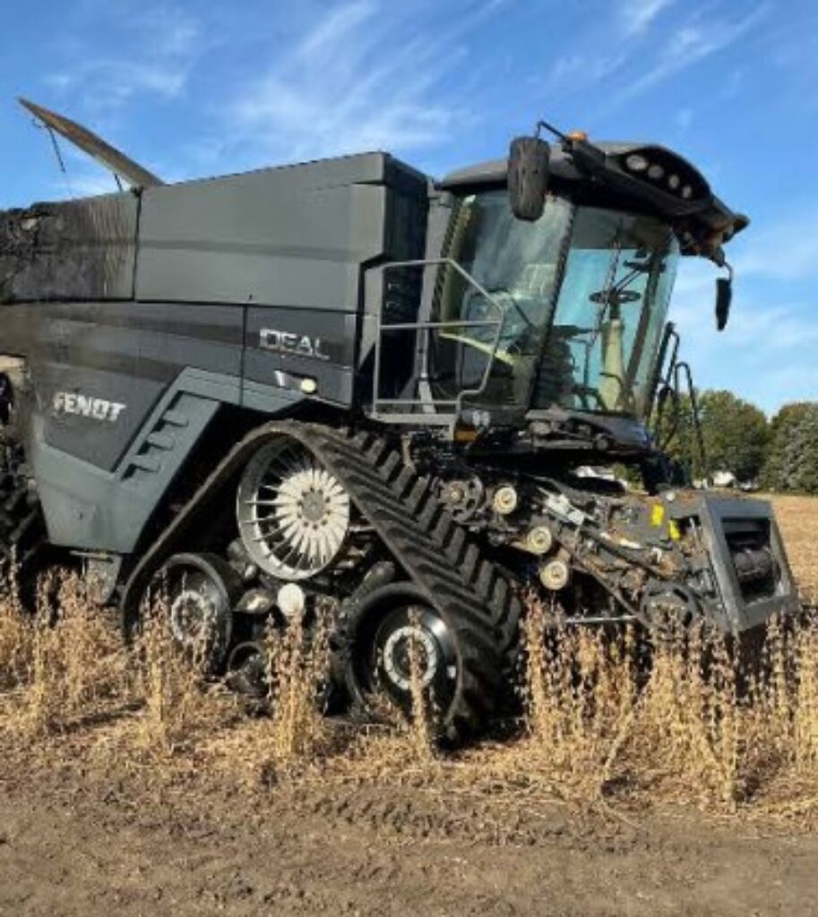 [Auction]: 2020 Fendt Ideal 8T Combine | est. 735 engine hours miles ...
